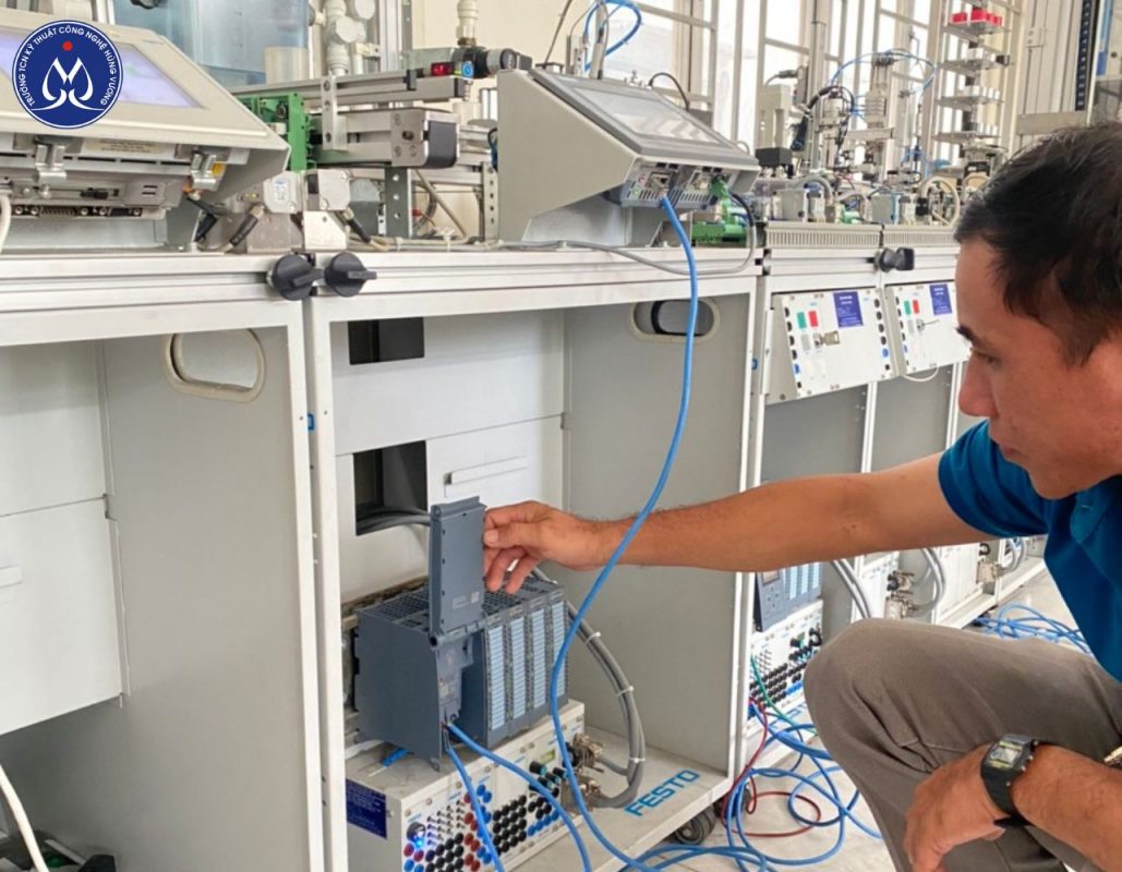 Khai giảng khóa học Kỹ thuật lập trình PLC S7 với hệ thống MPS PA ...